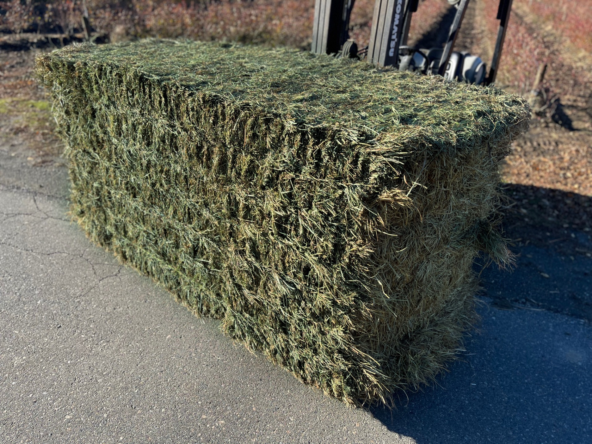 Bales Sales with pictures :: Fraser Valley Hay Brokers